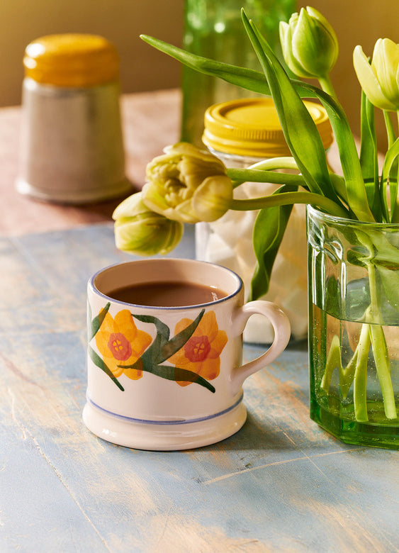 Seconds Windblown Daffodils Small Mug – Emma Bridgewater UK